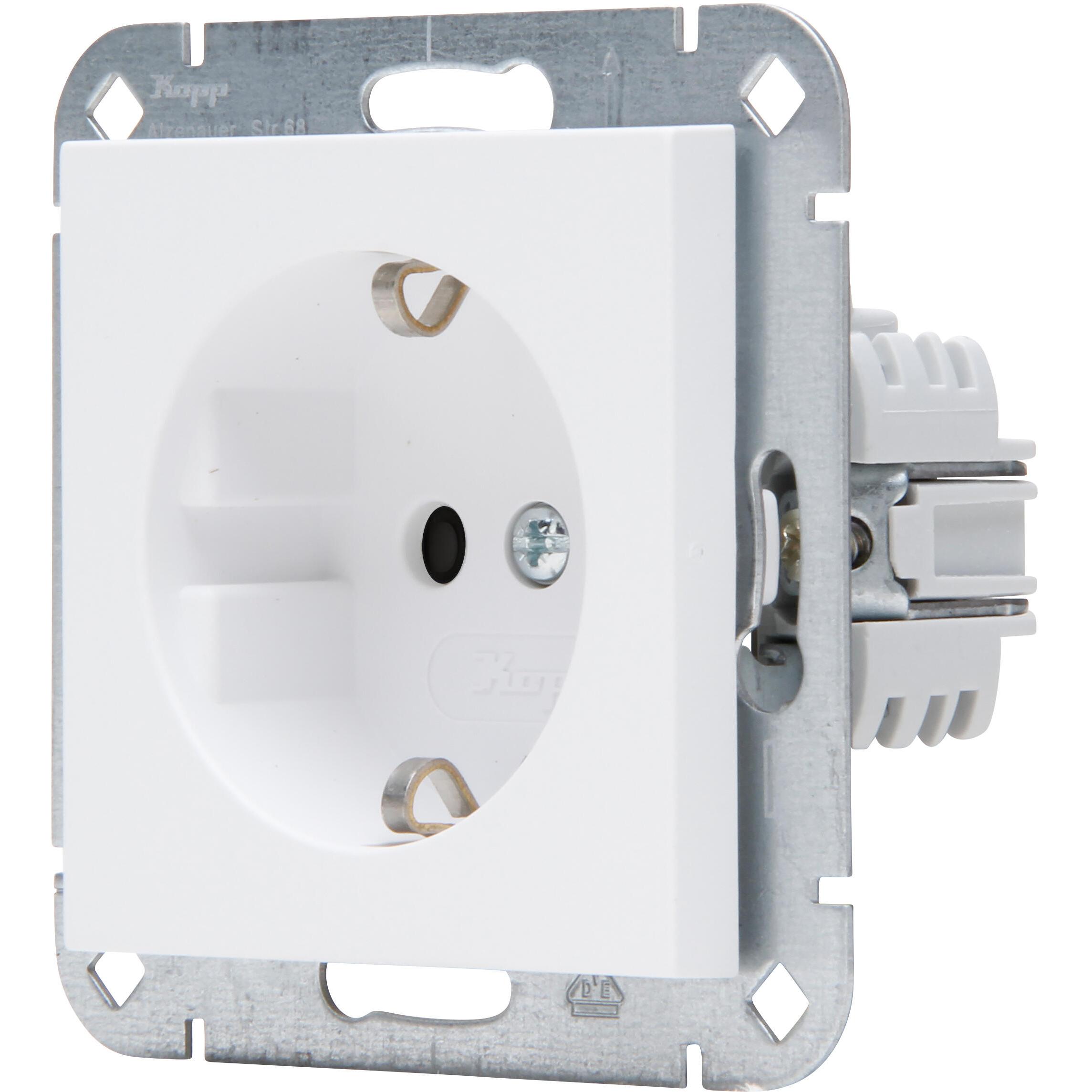 HK07 - Earthed socket outlet with shutter, colour: arctic white matt ...